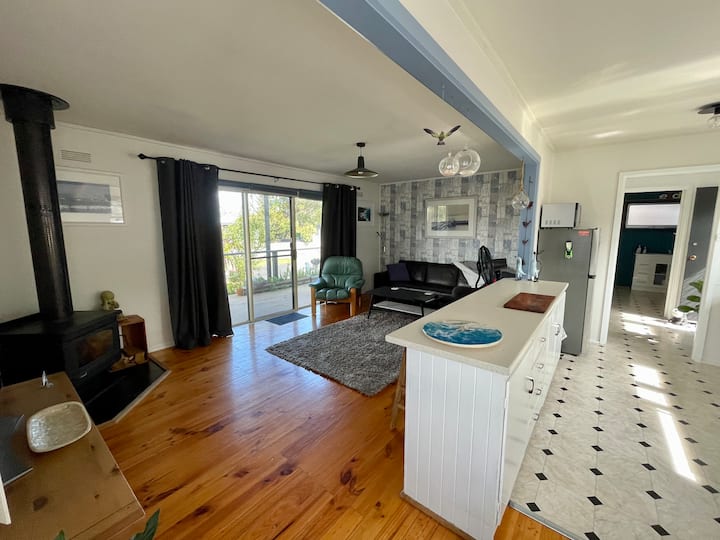 Blue Bollard Pet Friendly Holidays - Apollo Bay