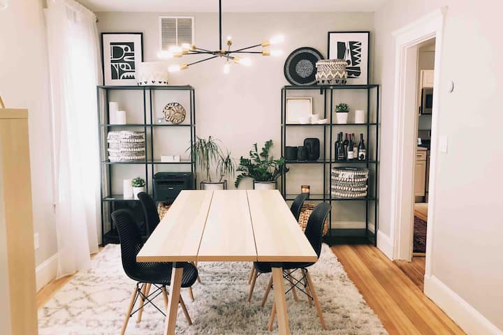 Pet-friendly Top Floor Suite W/ A Deck! - Quincy, MA