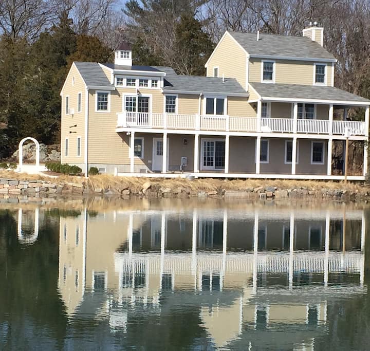 Cohasset Little Harbor Waterfront Retreat - Scituate, MA