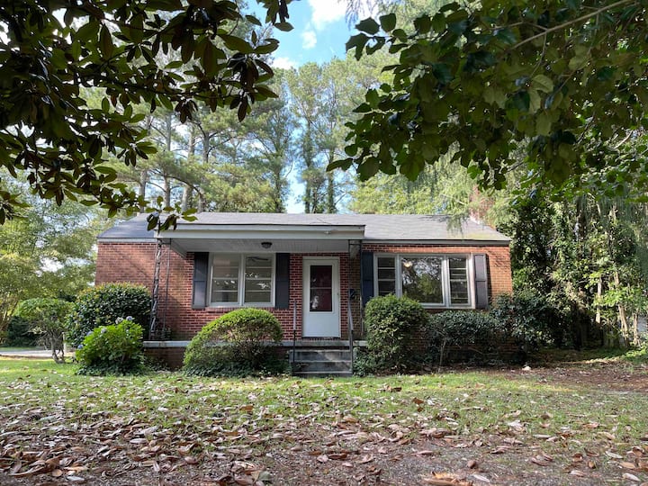 Palm Cottage - Goldsboro, NC