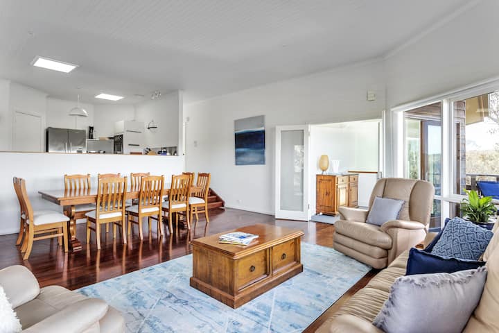The Heyfield Hideaway, Rye - House And Cottage Package With Tennis Court And Hot Tub Spa. - Rye