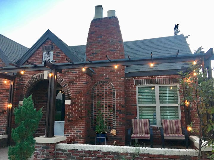 Washington College Square: House & Studio Combo - Amarillo, TX