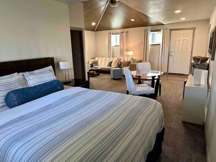 Private Mountain Suite - Bend, OR
