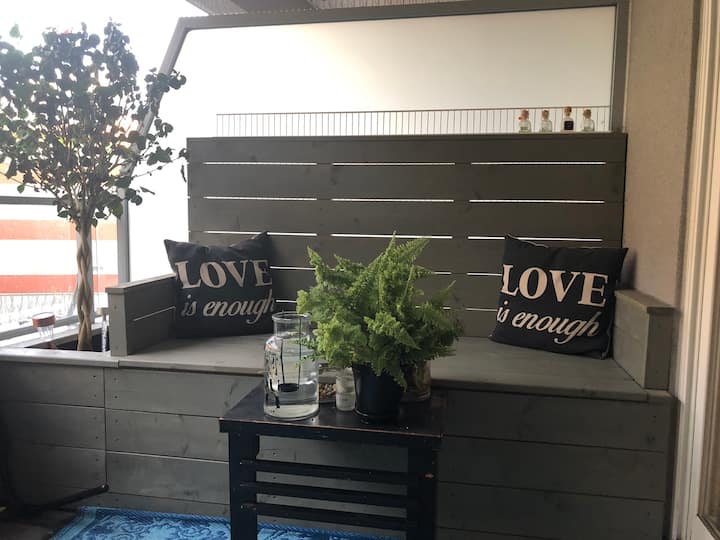 Best Staycation 1 Bed 1 Bath With A Private Patio - Saskatoon
