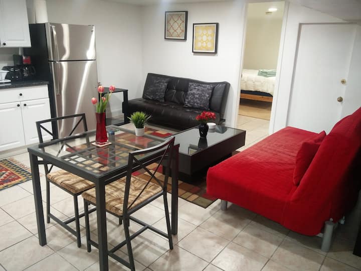 Cozy 1bd Apt Steps Away From Metro With Parking - Arlington, VA