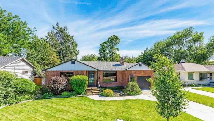 Cheerful 2-bedroom Home With An Indoor Fireplace! - 博伊西