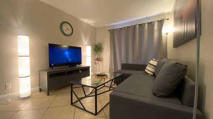 #1 Beautiful 1bd 1ba Luxury Condo Near The Strip - Resorts World Las Vegas