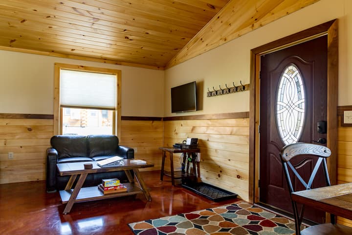Cayuga Lake Cabins, Finger Lakes - Aurora, NY