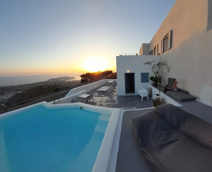 Baby Hermes - Santorini