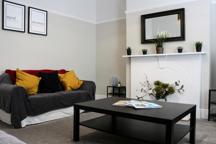 Large Modern Central Town House - Carlisle
