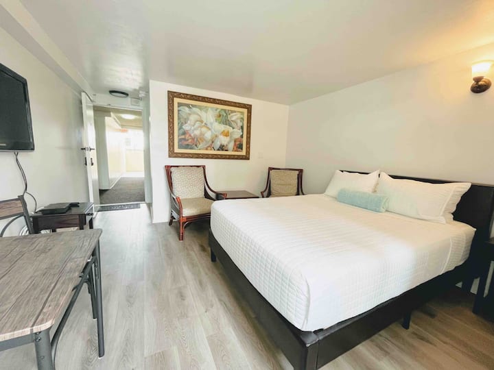 3 Min Walk To Beach Prime Location! - Honolulu