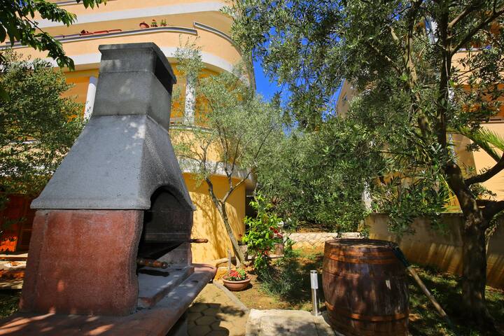 Superior Apartment Mit 3 Schlafzimmern Und Meerblick - Bibinje