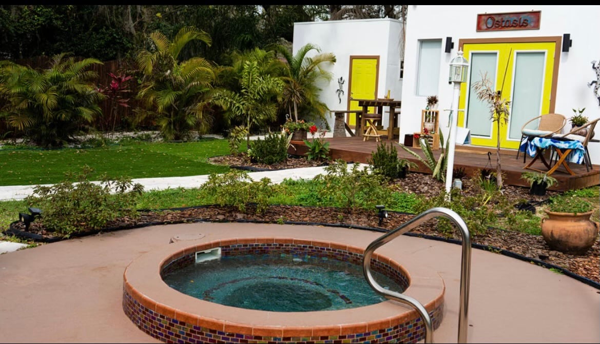 Welcome to the Ostasis pool and hot tub - Guest suites for Rent in ...