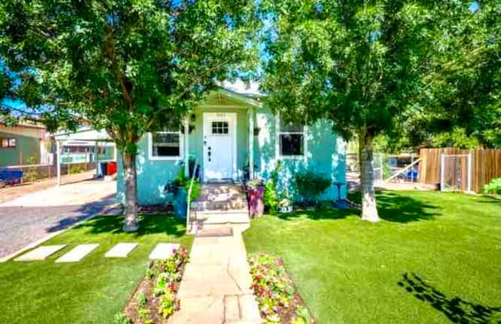 A Main St. Favorite - The Cactus Blossom Cottage - Jerome, AZ