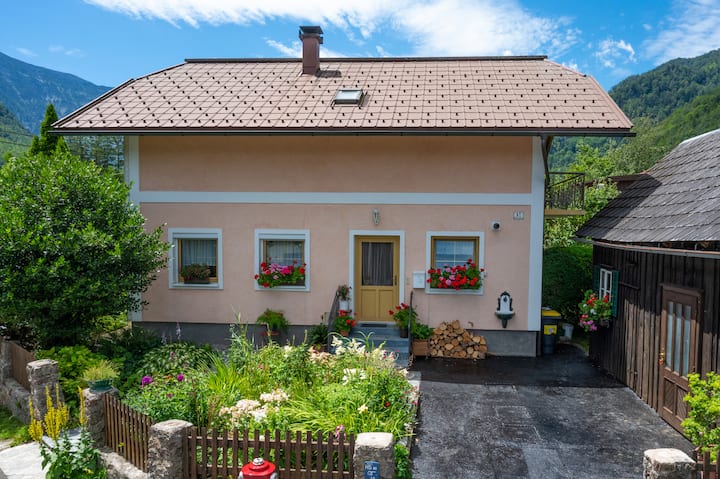 Herzlich Willkommen Im Ferienhaus Englacher. - Ebensee