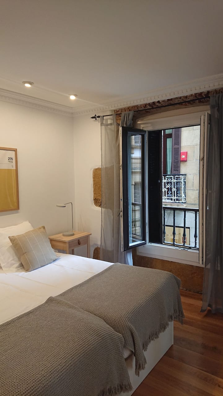 Precioso Apartamento En Plena Parte Vieja Donostiarra - Donostia-San Sebastián