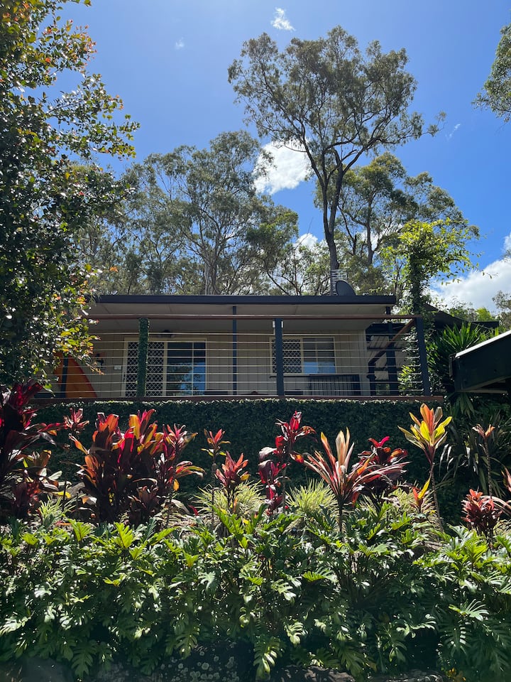 Bush Bach, Self-catering,
Contained, Couples Cabin - Gold Coast