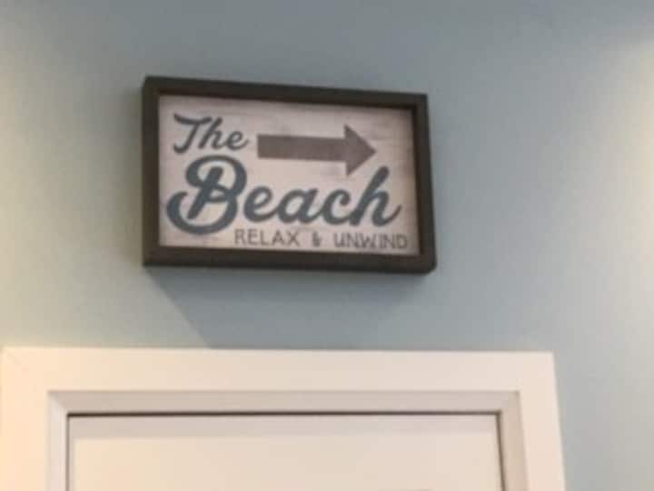 2 Minute Walk To Beach. <Br>30 Minute Drive To Blue Mountain Ski Resort. - Wasaga Beach