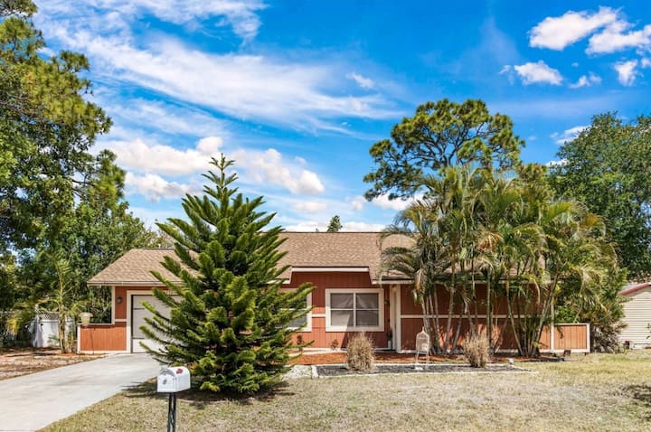 Modern 2 Bedroom Farmhouse - Venice, FL