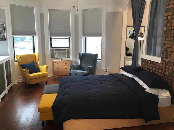 Chic, Renovated Apt In Heart Of Lic–prime Location - New York City