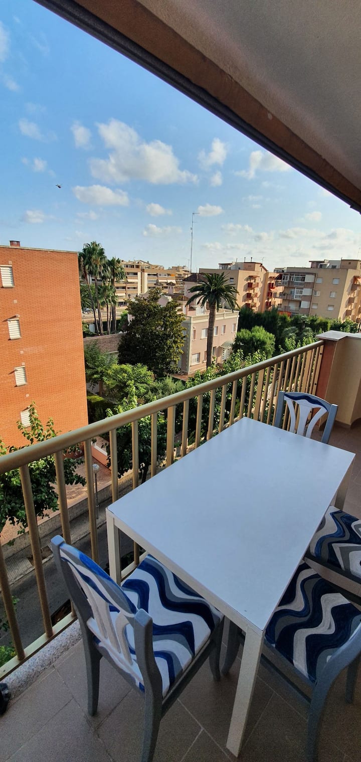 Amplio Apartamento En Calle Guillem De Montcada. - Salou