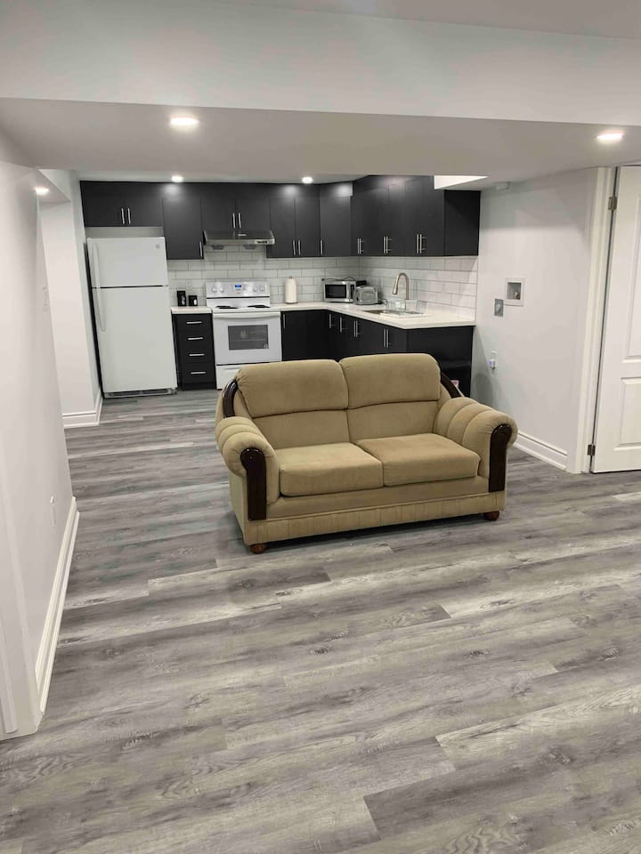 Beautiful Room In Brampton With Private Washroom. - 布蘭普頓