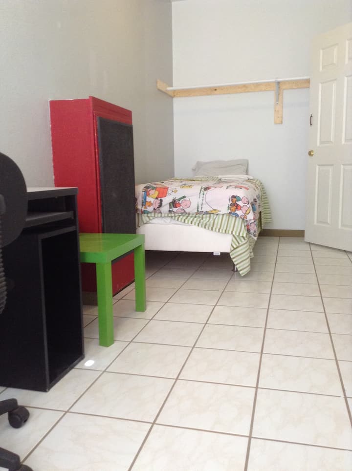 Nice Private Room . - Berkeley, CA