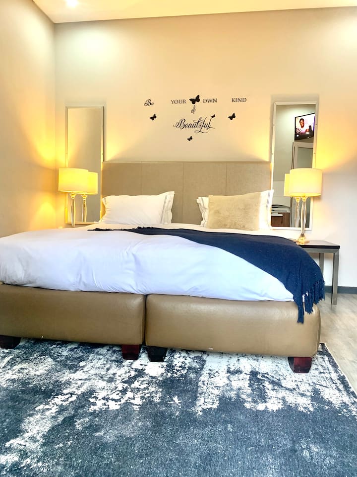 Rondebosch Vacation Rentals & Homes - Rondebosch, Cape Town, South ...