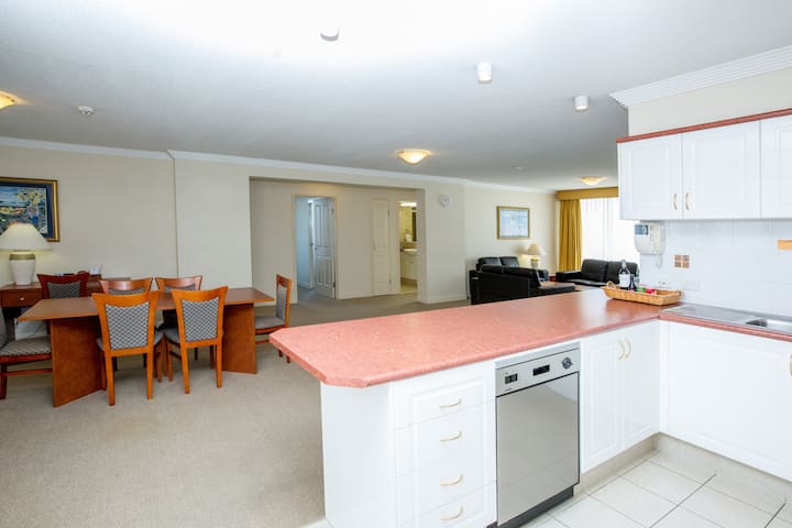 Three Bedroom Apartment - Brisbane