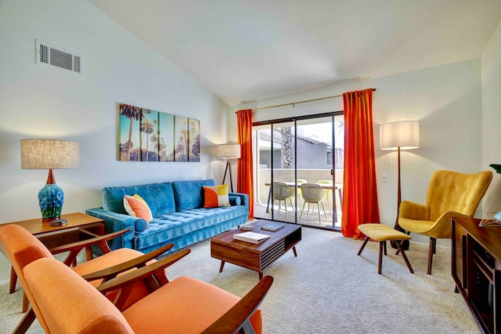 Mid Century Escape. Envious Location. - Palm Springs, CA