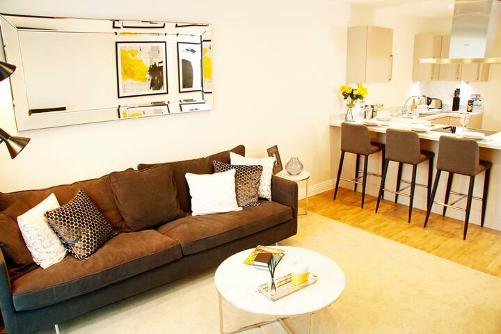 2 Bed Welwyn Garden City - Short Let Relocation - University of Hertfordshire