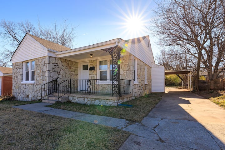 Bright And Stylish Newly Renovated Cottage - Oklahoma