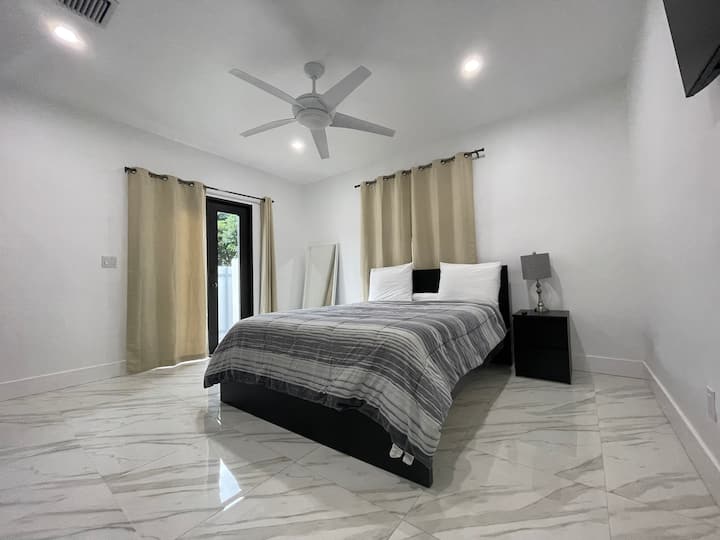 “Modern Comfortable Studio. Private Parking” - Miami International Airport (MIA)