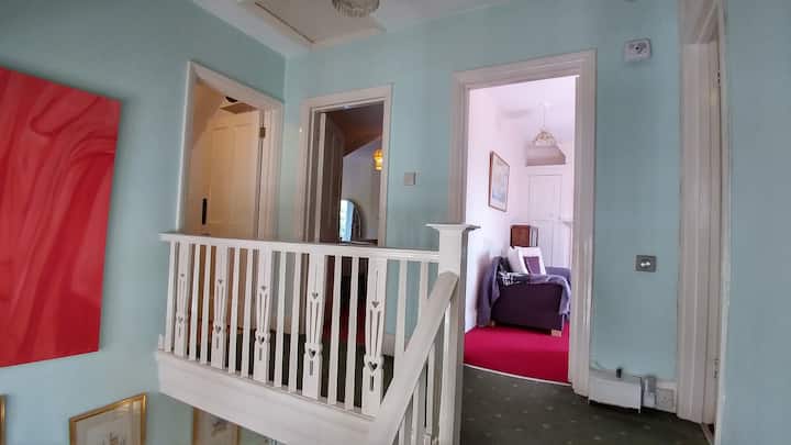 1 Bed Flat, West Hampstead. 5 Mins  Central London - Camden, AR