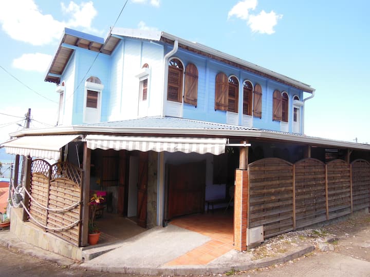 Maison Située Dans Un Petit Village De Pecheur - Martinique