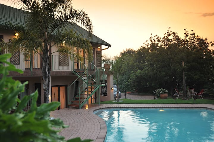 Claires Of Sandton Guest House - Randburg