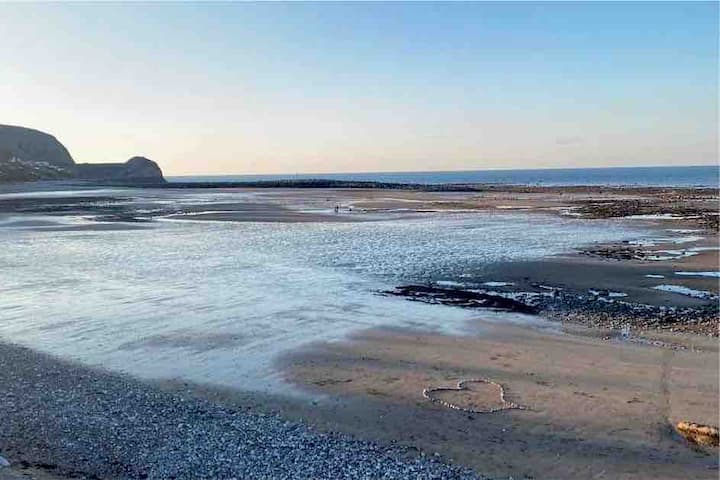 2 Bedroom Package . Be Ach Room & Captains Cabin - Conwy