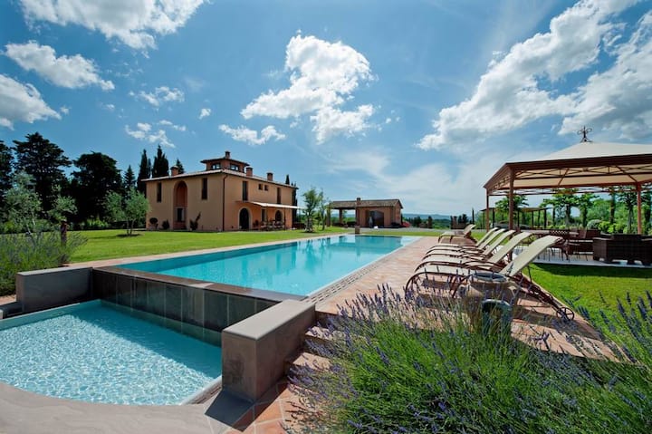 Stunning Villa With View, A/c,pool, Jacuzzi, Les - Volterra