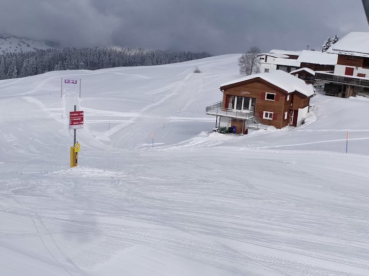 Ski In-ski Out Holiday House, 8p Obersaxen - Obersaxen