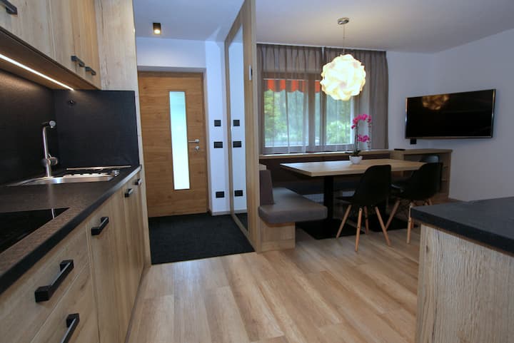 Appartamento Cir, 2 Camere,2 Bagni, 6/8 Persone - Corvara, BZ, Italy