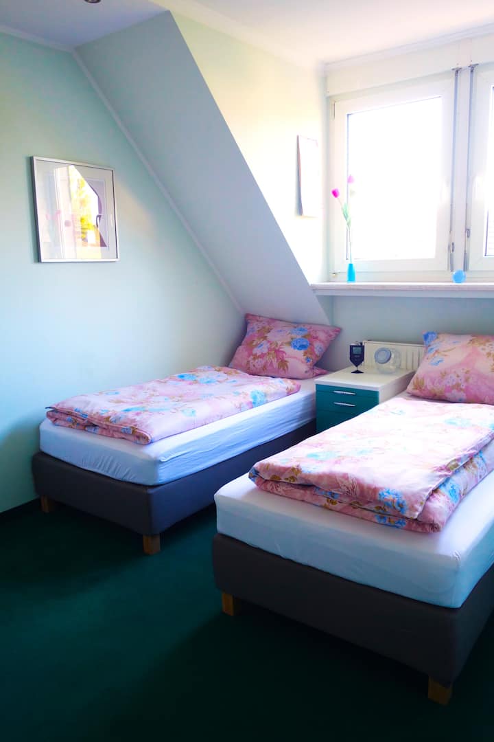 3 Zimmer Messe- Bzw. Ferienwohnung Flughafennähe - Düsseldorf