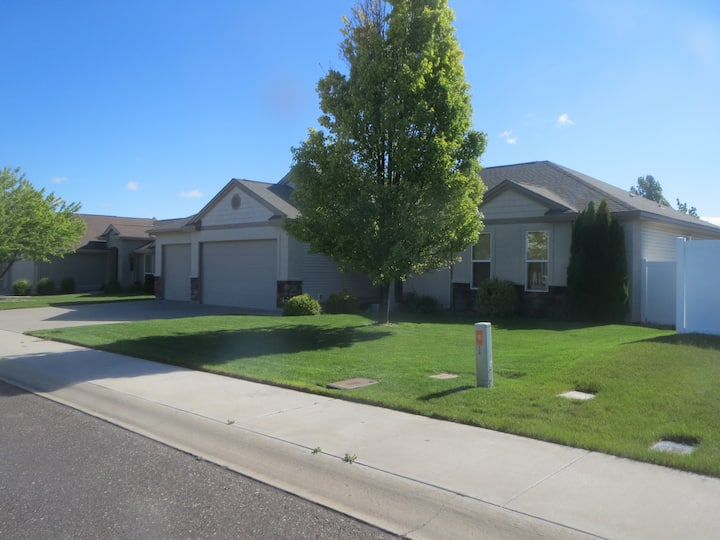 Charming And Spacious Home With An Oriental Touch - Twin Falls, ID