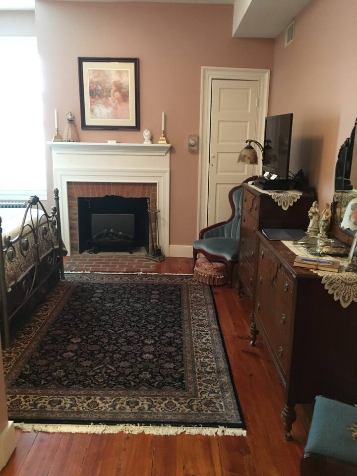 Miss Emily Rose Chamber Deluxe Room - Gettysburg