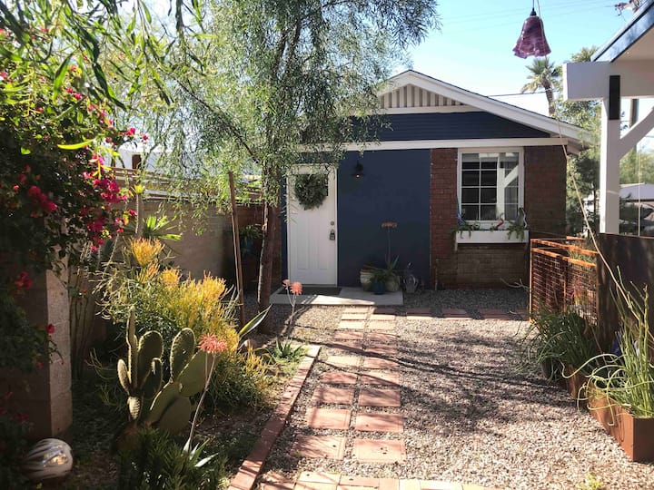 Indigo Bungalow- Detached Guesthouse & Patio - Phoenix, AZ