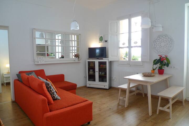 Charming Apartment In The Centre Of Barcelona - Barcelona