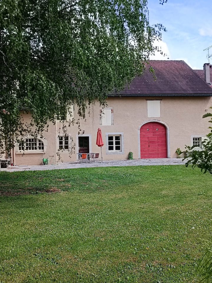 Ancienne  Charmante Ferme Jurassienne Avec Jardin - Clairvaux-les-Lacs