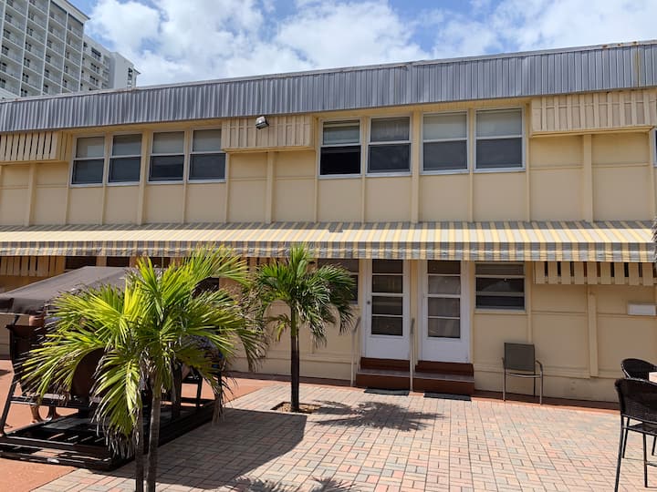 Hollywood Beach 215 Studio @ Expo Motel 215 - Hollywood, FL
