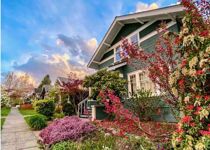 North End Gem • The Tranquil Craftsman - Tacoma, WA