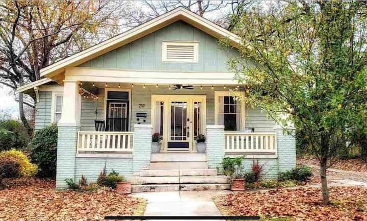 Charming Bungalow In Historic Hillcrest - Little Rock, AR