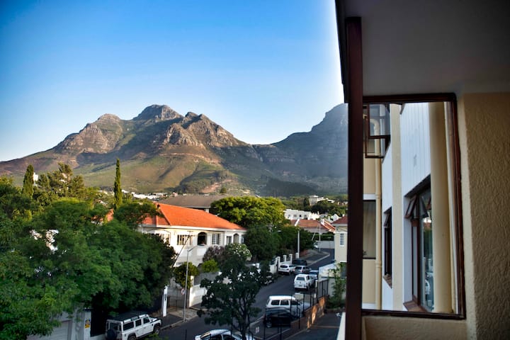 ♥ Breathtaking Views, Central & Modern ☆Parking☆ - Kapstadt